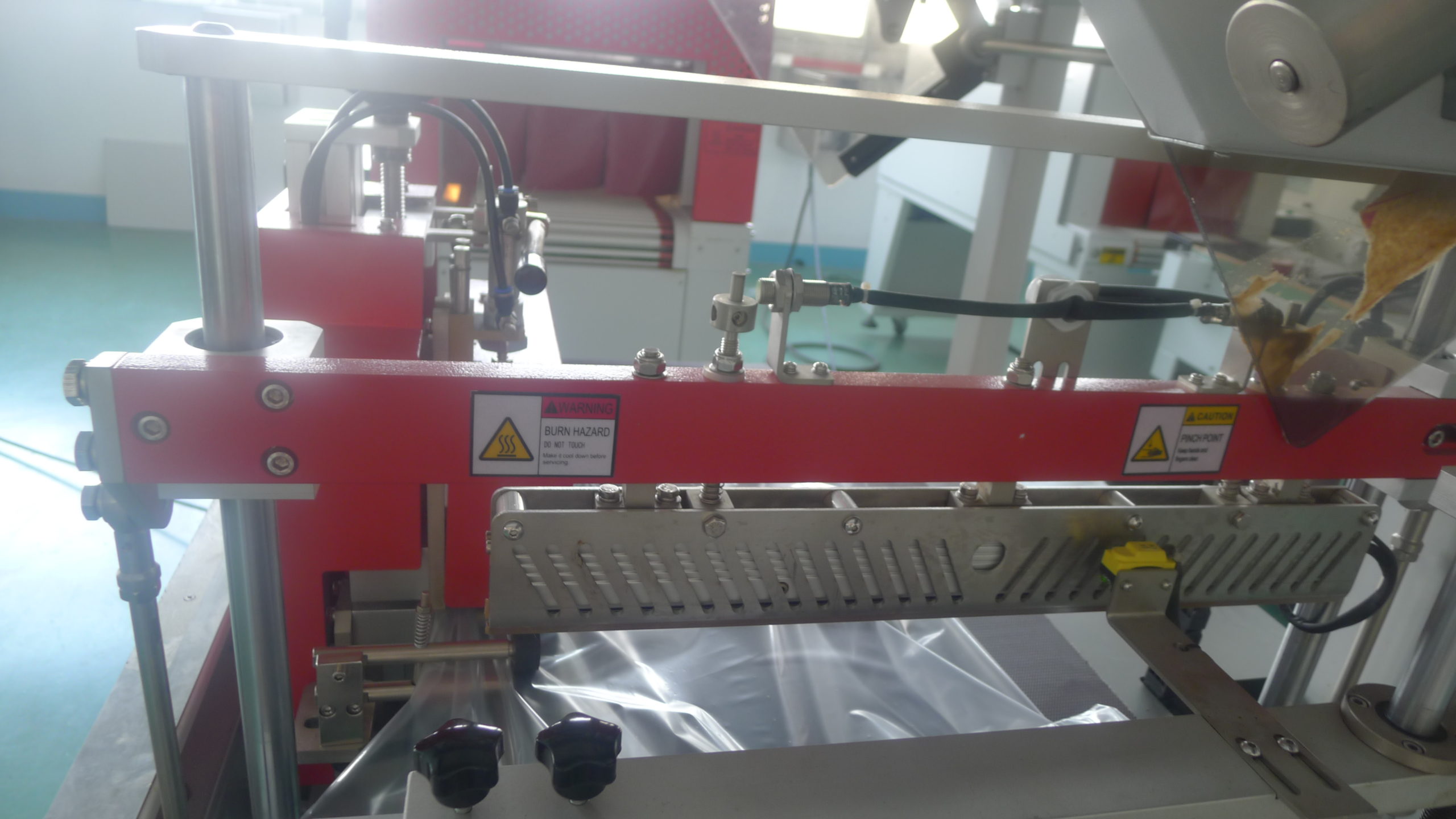 ECONOMICAL SIDE SEALER – shrink packer